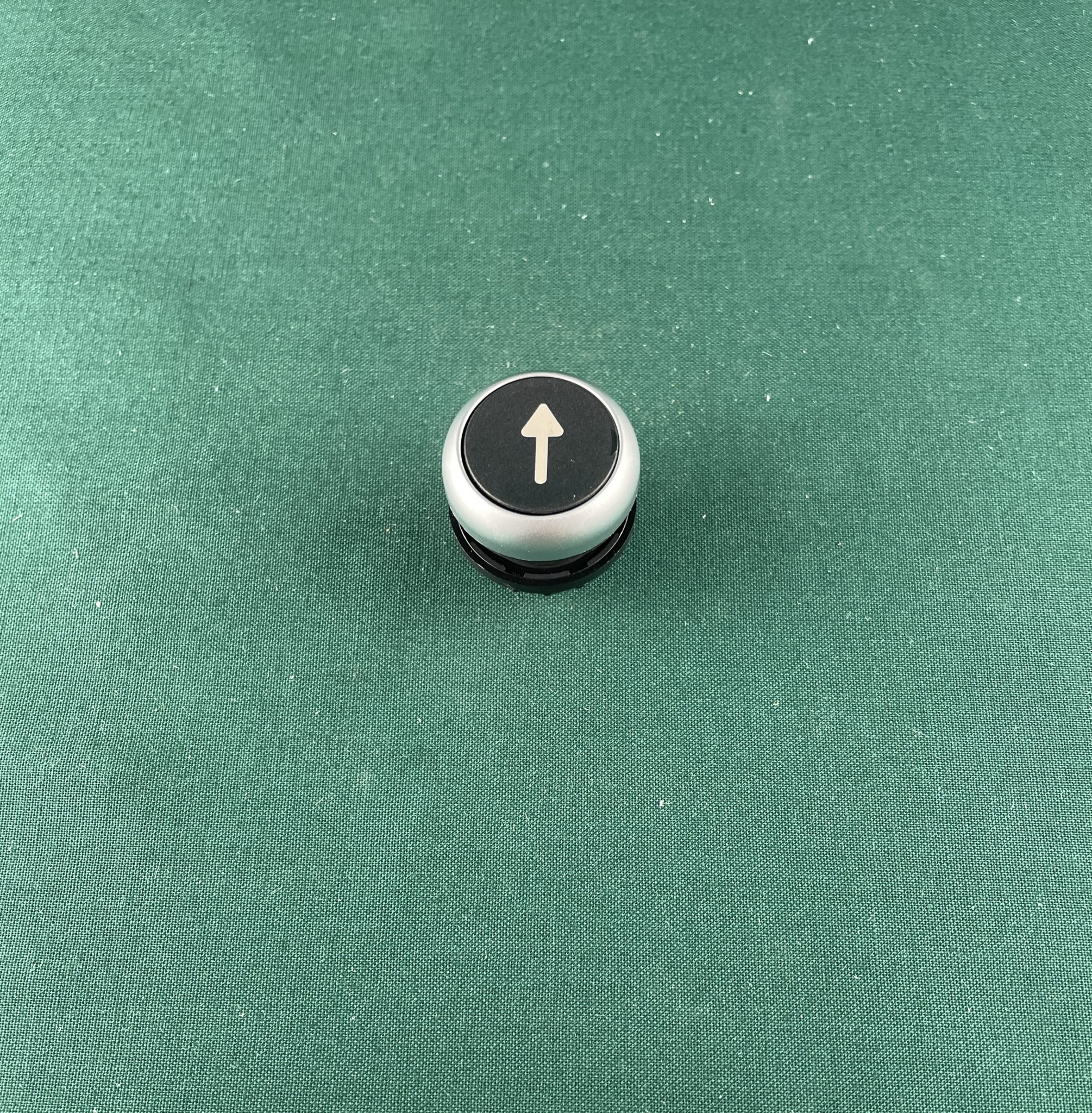 Eaton/Moeller RMQ-Titan Drucktaste schwarz, Pfeil M22-D-S-X7 - Horizont Webshop